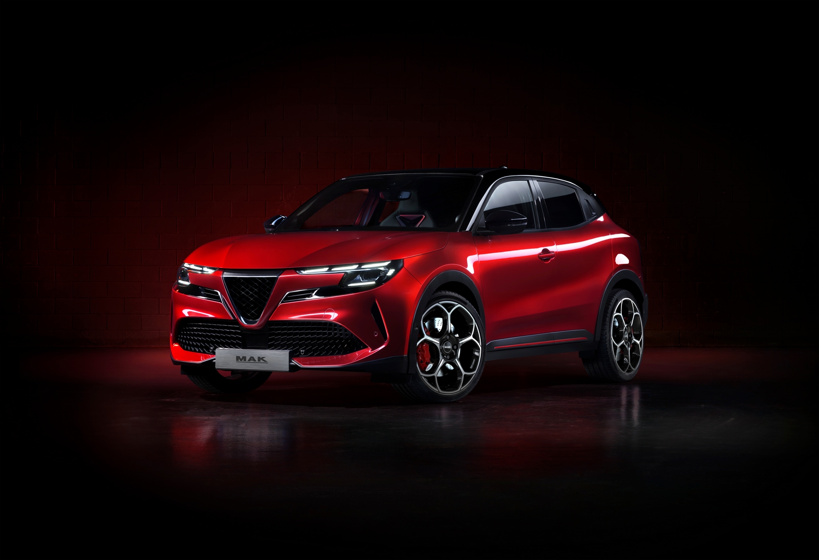 Alfa Romeo Junior_MAK_MONZA_BLACK MIRROR (2) - Pneusnews.it