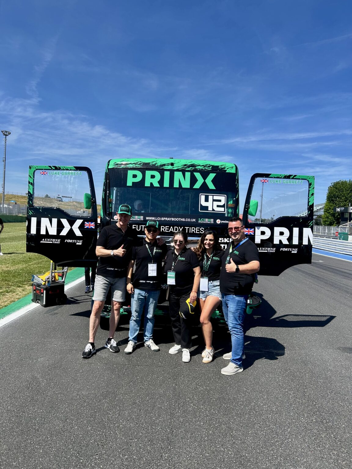 Prinx dà il benvenuto ai partner commerciali per un inizio di stagione ...